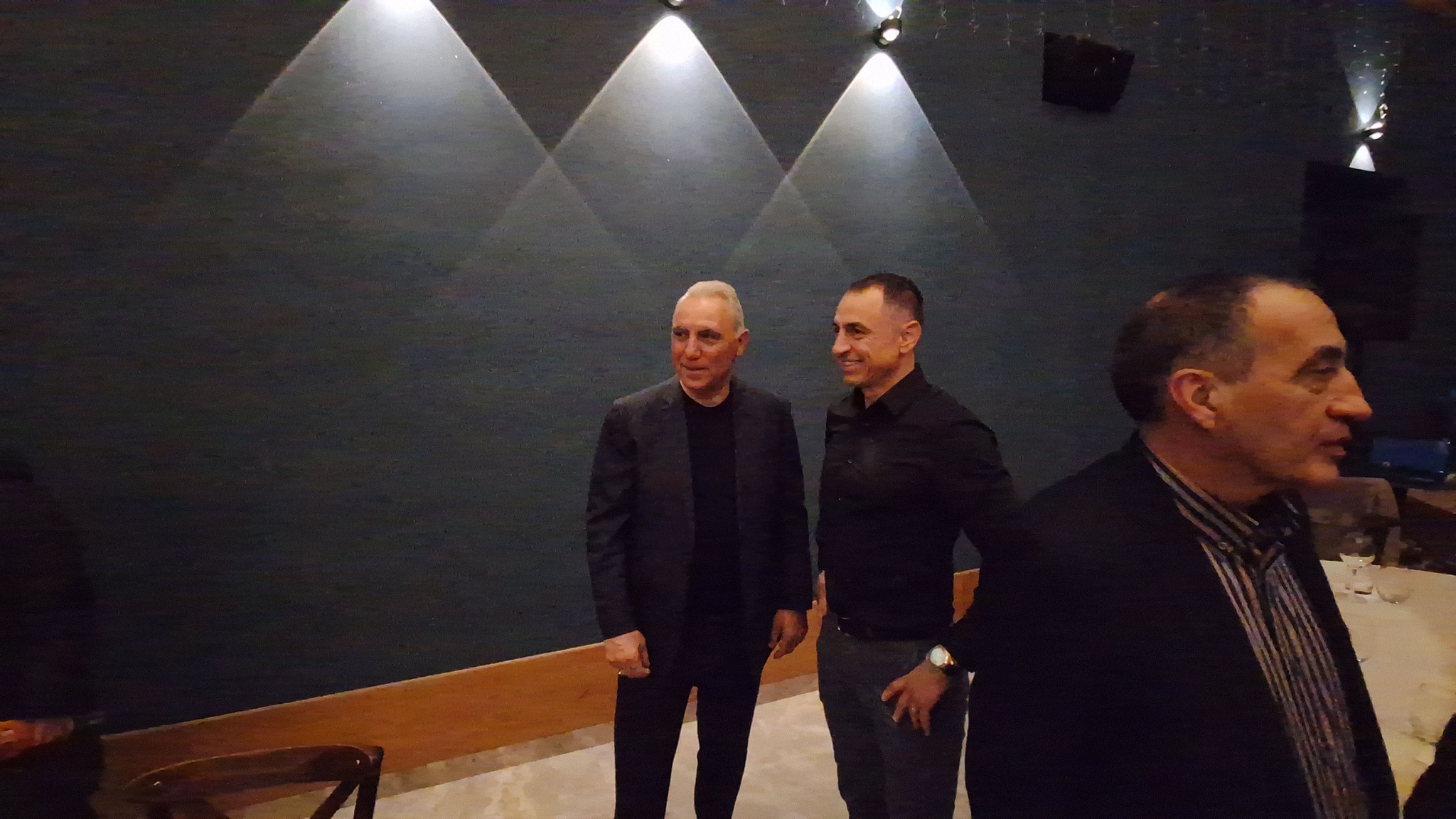 Petel.bg - новини - Божил Колев представи книгата си пред погледа на Стоичков